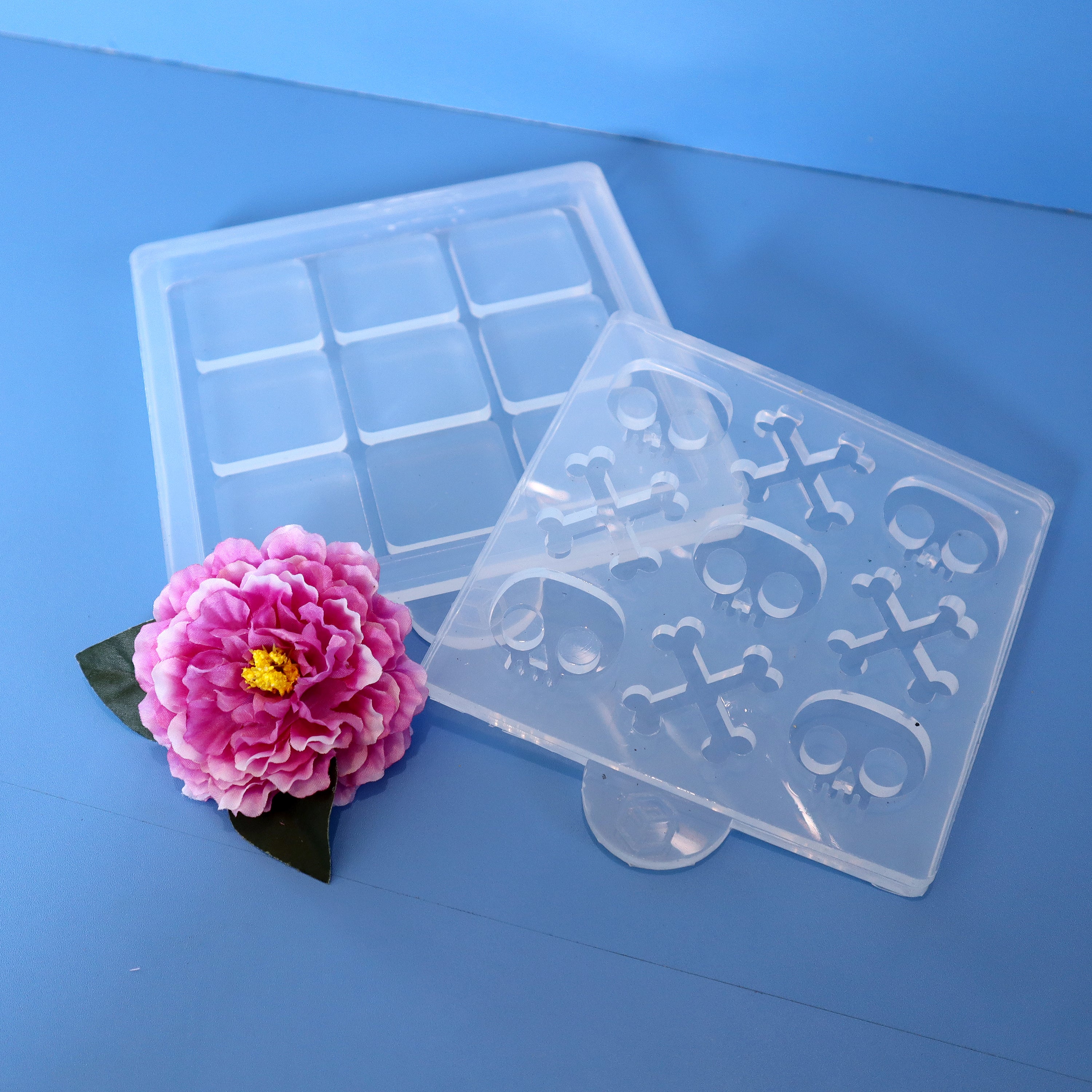 Skull and Crossbones Tic Tac Toe Mold – Modern Mold